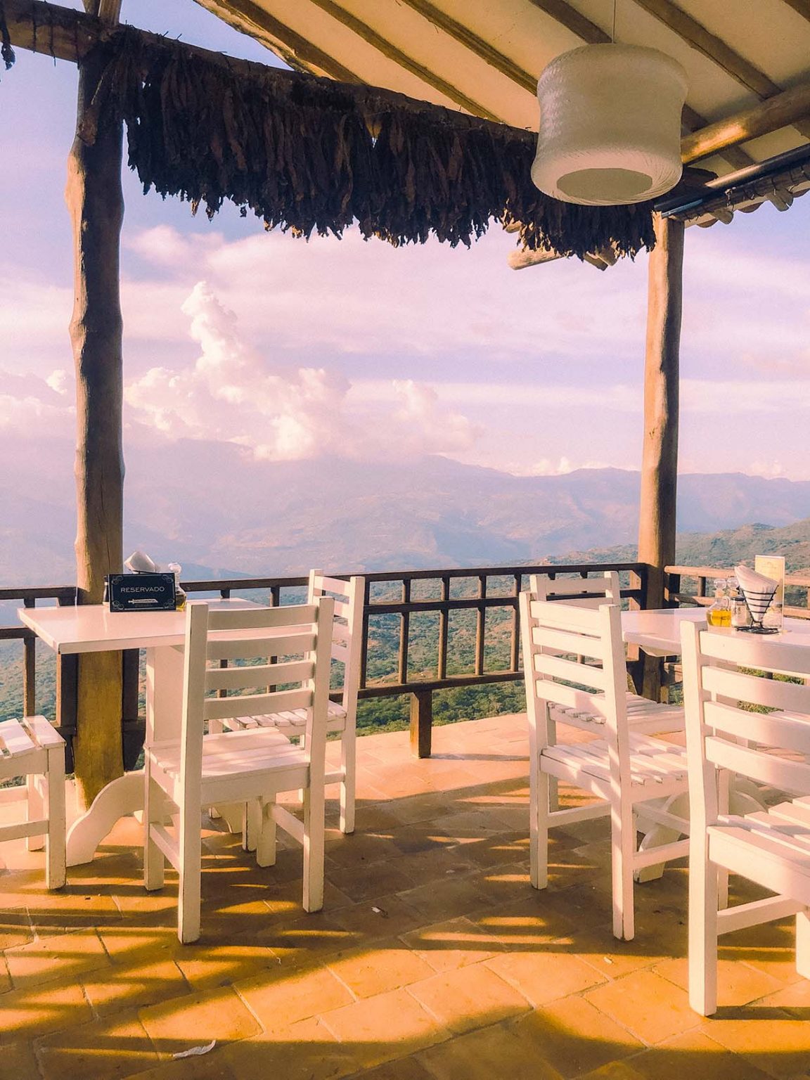Atemberaubende Aussicht und köstliches Essen im Restaurant ...